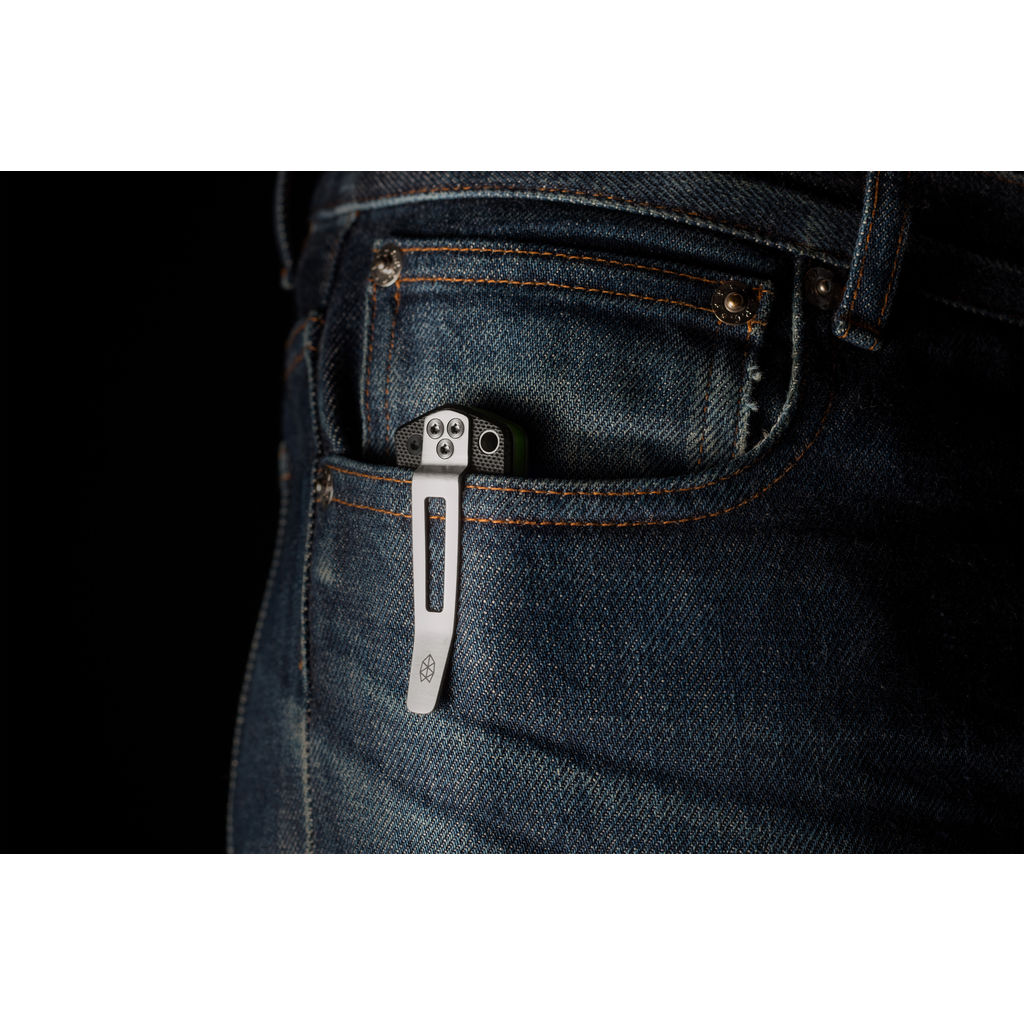 The James Brand Folsom Folding Knfe Black/Stainless Serrated – Sportique